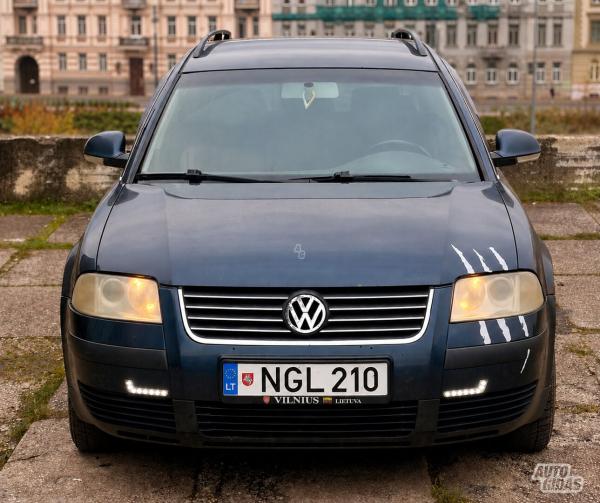 Blue Volkswagen Passat 2005 in Vilnius, with an engine capacity of 1.90 L and mileage of 500 thousand km for 650 €, photo 1 on AUTOMOTO.COM.LV