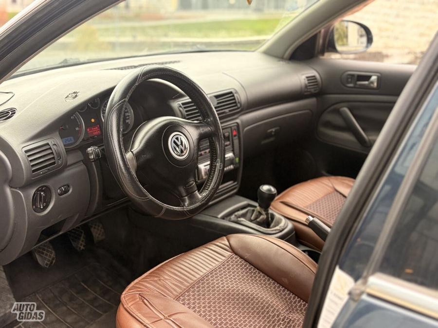 Zils Volkswagen Passat 2005 Viļņa, ar dzinēja tilpumu 1.90 L un nobraukumu 500 tūkst. km par 650 €, foto 8 vietnē AUTOMOTO.COM.LV