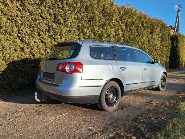 Blue Volkswagen Passat 2006 in Siauliai, with an engine capacity of 1.97 L and mileage of 333 thousand km for 600 €, photo 3 on AUTOMOTO.COM.LV