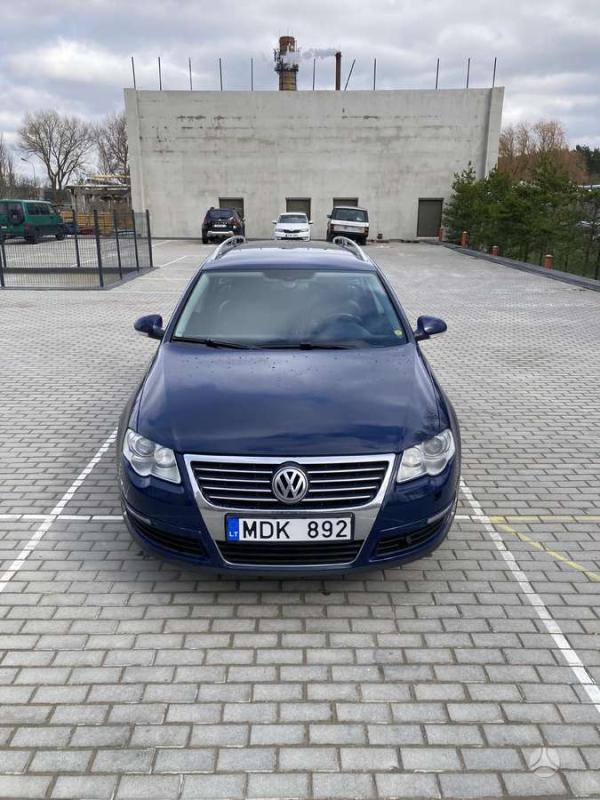 Blue Volkswagen Passat 2006 in Telschi, with an engine capacity of 1.97 L and mileage of 380 thousand km for 3200 €, photo 4 on AUTOMOTO.COM.LV