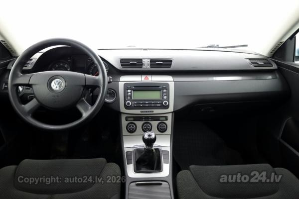 Zils Volkswagen Passat 2006 Tallina, ar dzinēja tilpumu 1.60 L un nobraukumu 327 tūkst. km par 1499 €, foto 5 vietnē AUTOMOTO.COM.LV
