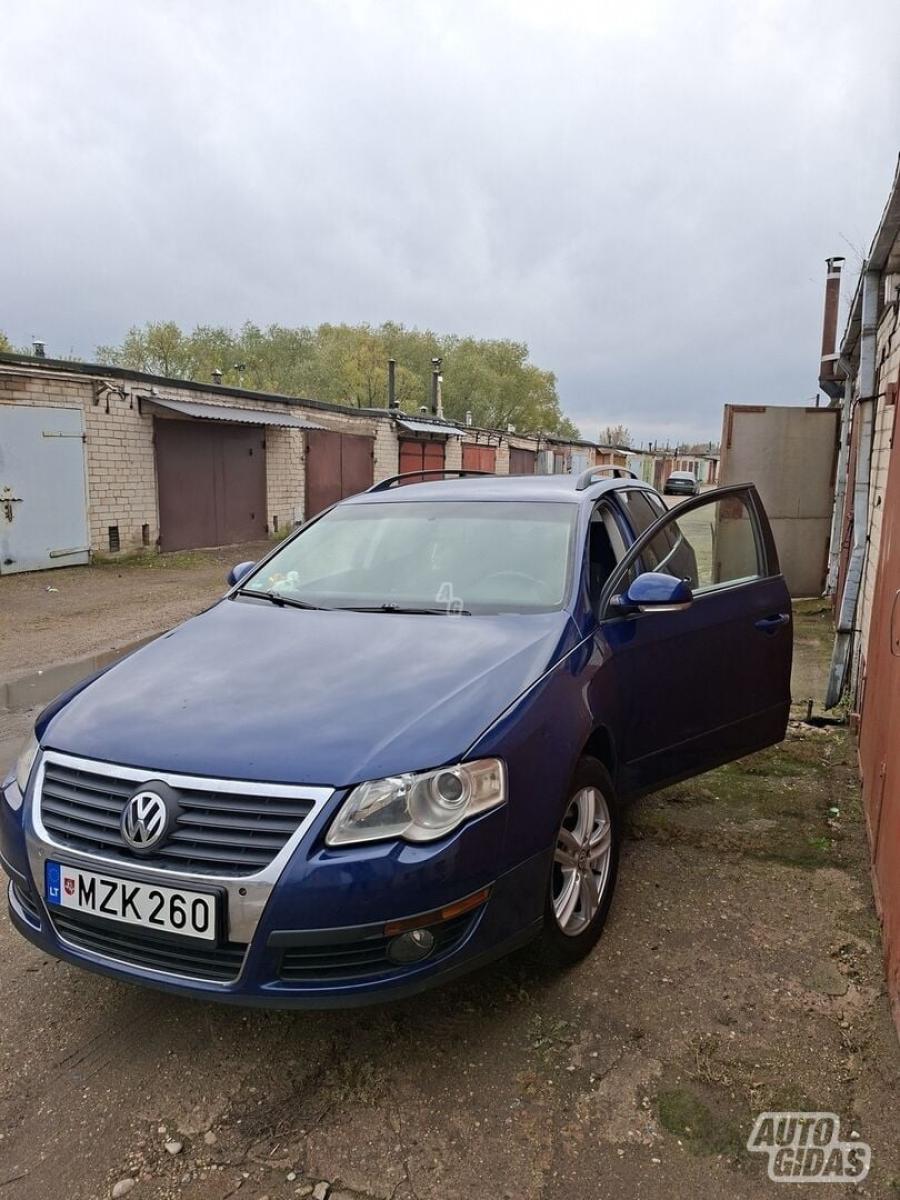 Blue Volkswagen Passat 2006 in Vilnius, with an engine capacity of 2.00 L and mileage of 350 thousand km for 2500 €, photo 4 on AUTOMOTO.COM.LV
