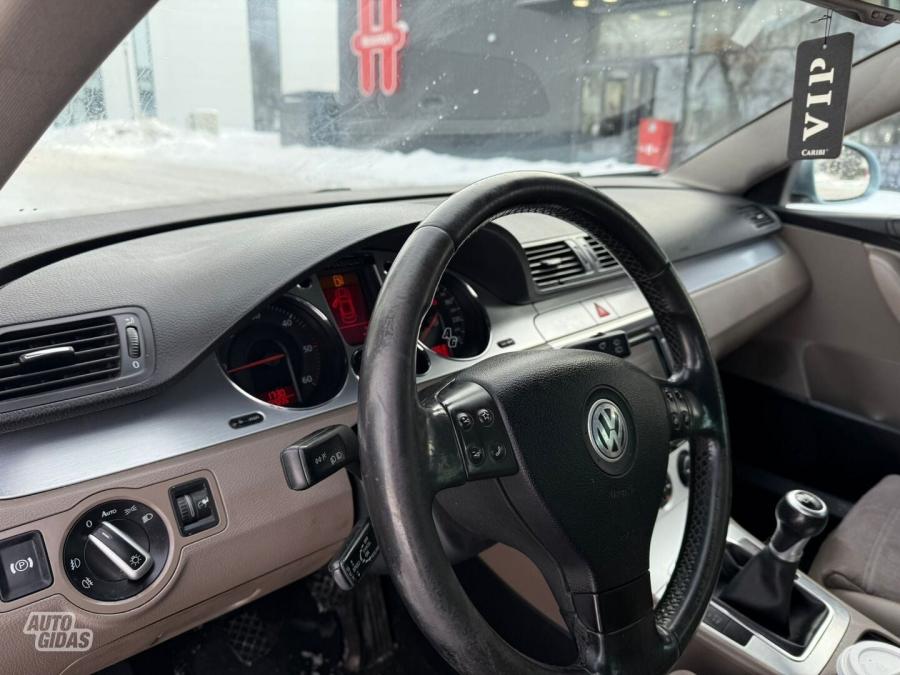 Zils Volkswagen Passat 2006 Kauņa, ar dzinēja tilpumu 2.00 L un nobraukumu 375 tūkst. km par 1550 €, foto 10 vietnē AUTOMOTO.COM.LV