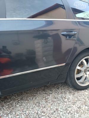 Blue Volkswagen Passat 2006 in Vilnius, with an engine capacity of 2.00 L and mileage of 344 thousand km for 1950 €, photo 8 on AUTOMOTO.COM.LV