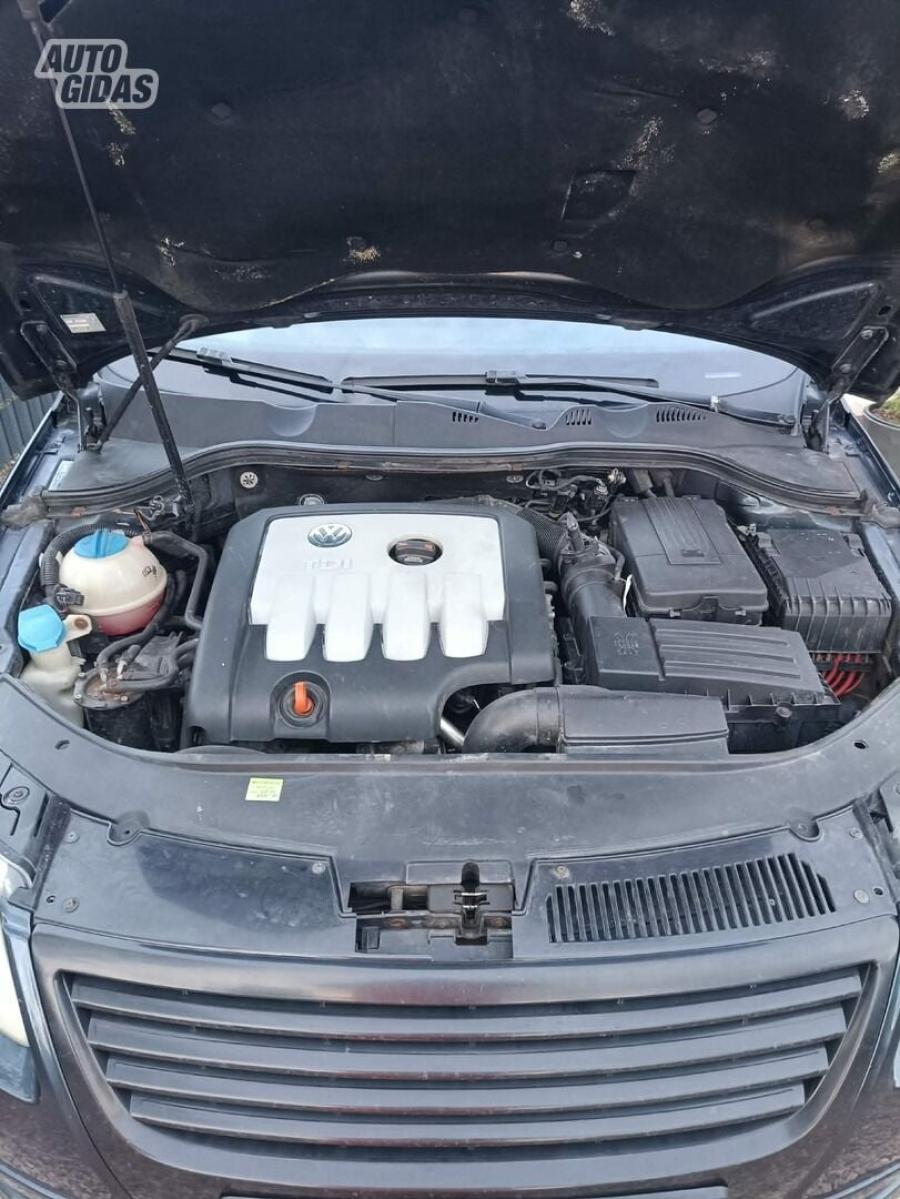 Blue Volkswagen Passat 2006 in Vilnius, with an engine capacity of 2.00 L and mileage of 344 thousand km for 1950 €, photo 32 on AUTOMOTO.COM.LV