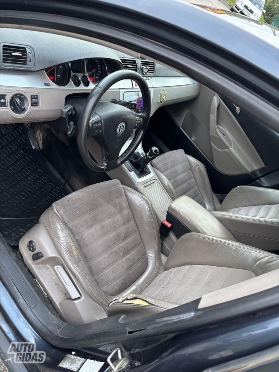 Blue Volkswagen Passat 2006 in Joniskis, with an engine capacity of 2.00 L and mileage of 447 thousand km for 670 €, photo 10 on AUTOMOTO.COM.LV