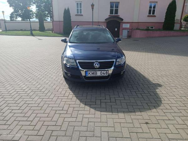 Blue Volkswagen Passat 2006 in Druskininkai, with an engine capacity of 1.60 L and mileage of 226 thousand km for 1800 €, photo 5 on AUTOMOTO.COM.LV