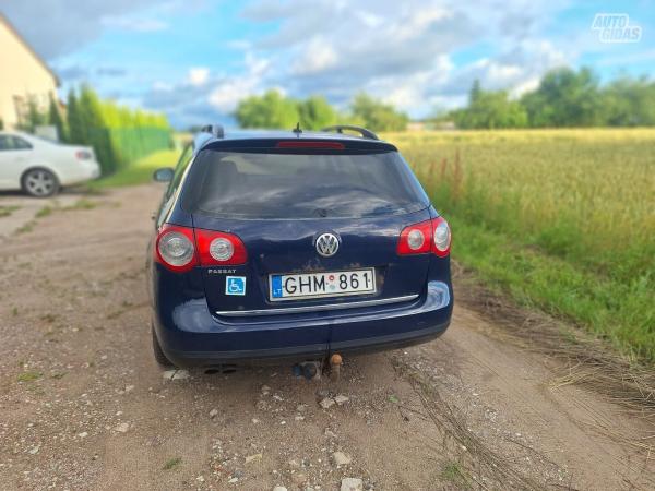 Blue Volkswagen Passat 2006 in Kaunas, with an engine capacity of 2.00 L and mileage of 260 thousand km for 1200 €, photo 3 on AUTOMOTO.COM.LV