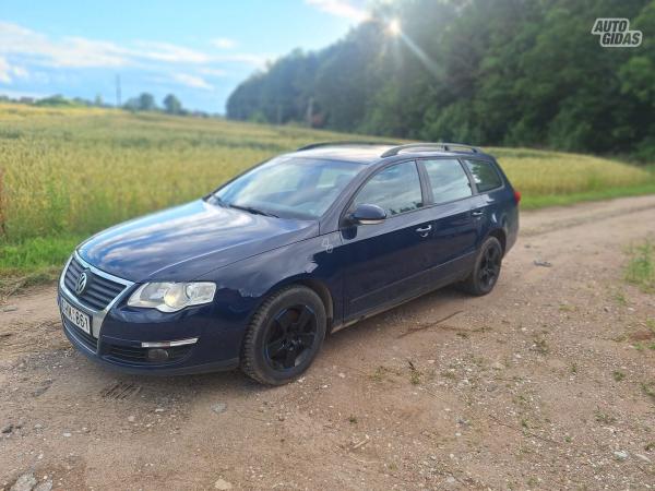 Blue Volkswagen Passat 2006 in Kaunas, with an engine capacity of 2.00 L and mileage of 260 thousand km for 1200 €, photo 4 on AUTOMOTO.COM.LV