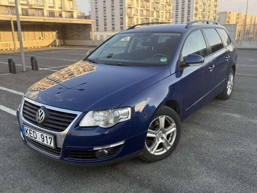 Blue Volkswagen Passat 2006 in Vilnius, with an engine capacity of 1.97 L and mileage of 360 thousand km for 999 €, photo 1 on AUTOMOTO.COM.LV