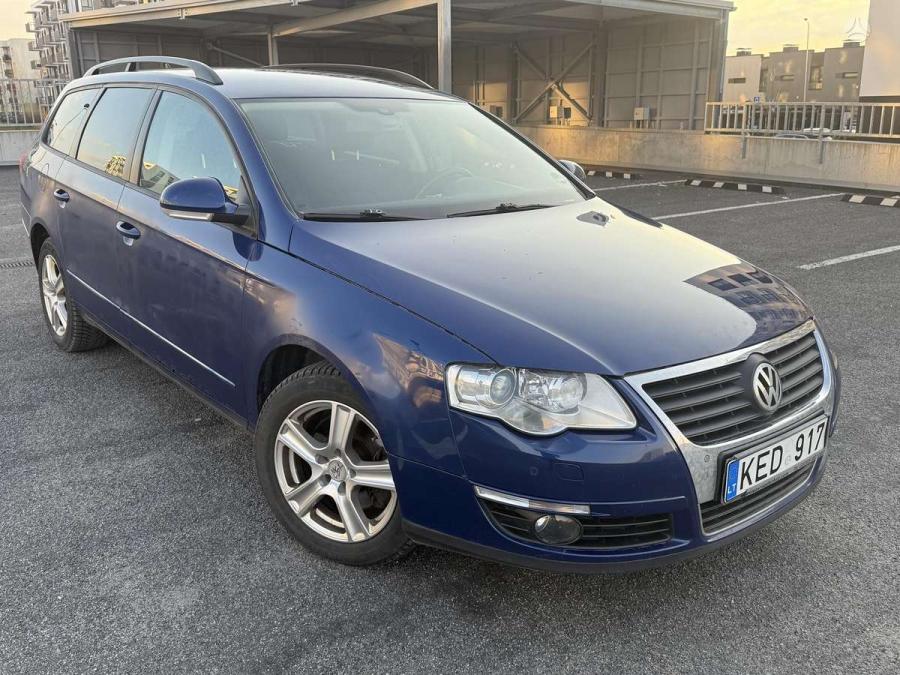Blue Volkswagen Passat 2006 in Vilnius, with an engine capacity of 1.97 L and mileage of 360 thousand km for 999 €, photo 3 on AUTOMOTO.COM.LV