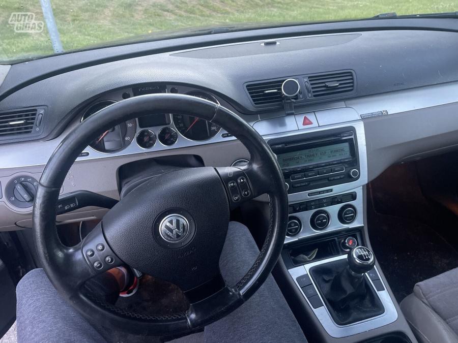 Blue Volkswagen Passat 2006 in Silale, with an engine capacity of 2.00 L and mileage of 458 thousand km for 1899 €, photo 8 on AUTOMOTO.COM.LV