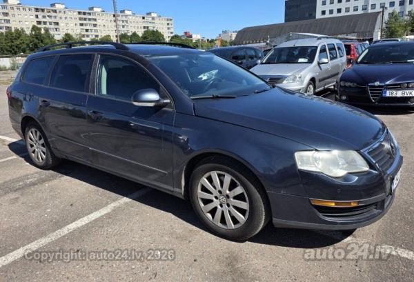 Blue Volkswagen Passat 2006 in Tallinn, with an engine capacity of 2.00 L and mileage of 254 thousand km for 899 €, photo 1 on AUTOMOTO.COM.LV