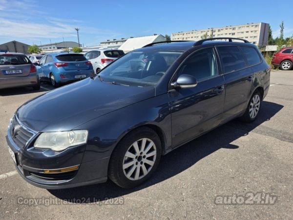Blue Volkswagen Passat 2006 in Tallinn, with an engine capacity of 2.00 L and mileage of 254 thousand km for 899 €, photo 2 on AUTOMOTO.COM.LV