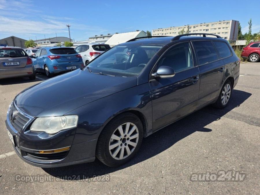 Zils Volkswagen Passat 2006 Tallina, ar dzinēja tilpumu 2.00 L un nobraukumu 254 tūkst. km par 899 €, foto 3 vietnē AUTOMOTO.COM.LV
