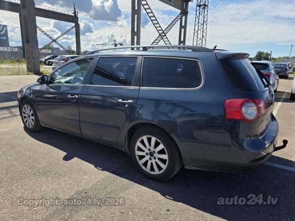 Blue Volkswagen Passat 2006 in Tallinn, with an engine capacity of 2.00 L and mileage of 254 thousand km for 899 €, photo 4 on AUTOMOTO.COM.LV