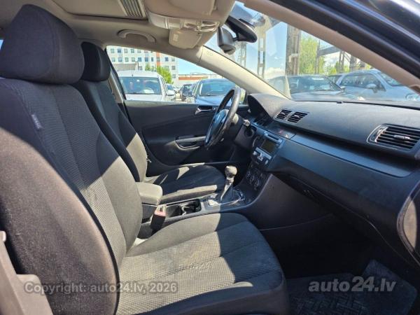 Blue Volkswagen Passat 2006 in Tallinn, with an engine capacity of 2.00 L and mileage of 254 thousand km for 899 €, photo 5 on AUTOMOTO.COM.LV