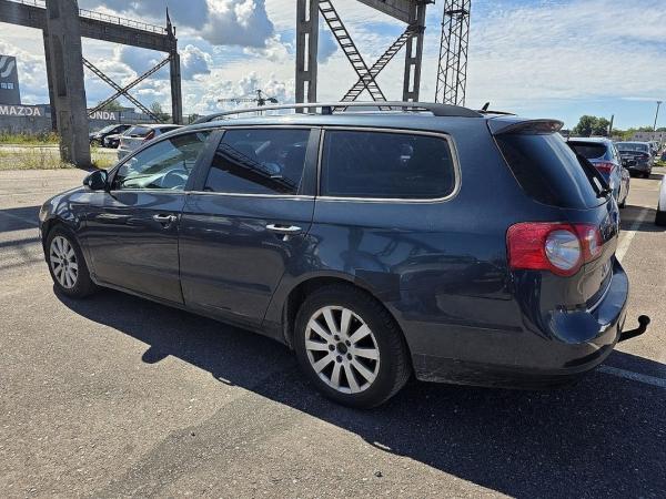 Blue Volkswagen Passat 2006 in Tallinn, with an engine capacity of 2.00 L and mileage of 254 thousand km for 899 €, photo 10 on AUTOMOTO.COM.LV