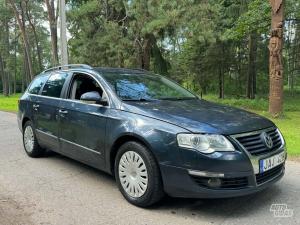 Blue Volkswagen Passat 2006 in Panevezys, with an engine capacity of 1.90 L and mileage of 381 thousand km for 840 €, photo  on AUTOMOTO.COM.LV