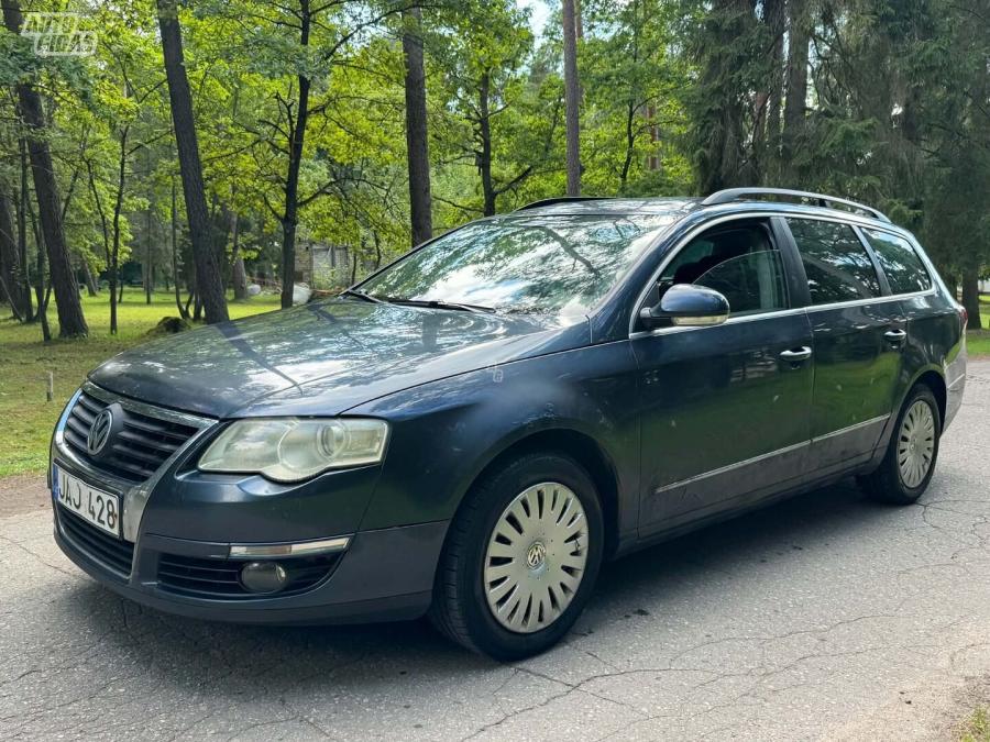 Blue Volkswagen Passat 2006 in Panevezys, with an engine capacity of 1.90 L and mileage of 381 thousand km for 840 €, photo 4 on AUTOMOTO.COM.LV