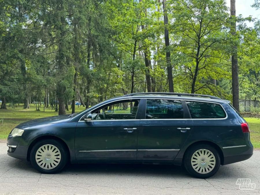 Blue Volkswagen Passat 2006 in Panevezys, with an engine capacity of 1.90 L and mileage of 381 thousand km for 840 €, photo 5 on AUTOMOTO.COM.LV