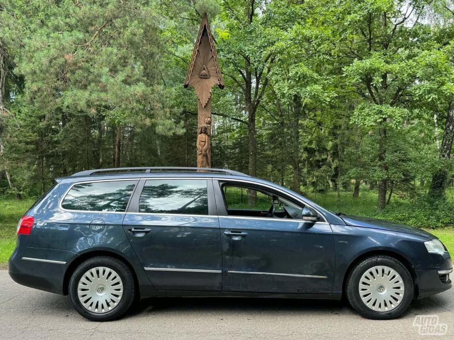 Blue Volkswagen Passat 2006 in Panevezys, with an engine capacity of 1.90 L and mileage of 381 thousand km for 840 €, photo 6 on AUTOMOTO.COM.LV