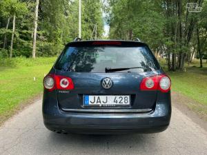 Blue Volkswagen Passat 2006 in Panevezys, with an engine capacity of 1.90 L and mileage of 381 thousand km for 840 €, photo 9 on AUTOMOTO.COM.LV