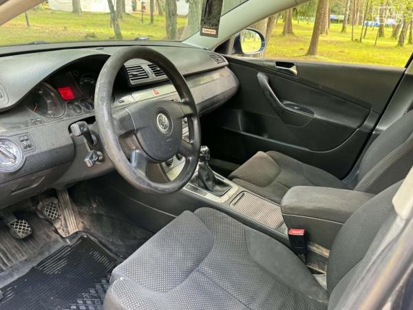 Zils Volkswagen Passat 2006 Panevēža, ar dzinēja tilpumu 1.90 L un nobraukumu 365 tūkst. km par 840 €, foto 9 vietnē AUTOMOTO.COM.LV