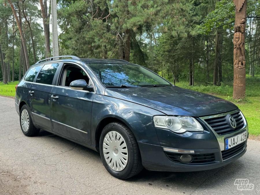 Blue Volkswagen Passat 2006 in Panevezys, with an engine capacity of 1.90 L and mileage of 365 thousand km for 850 €, photo 4 on AUTOMOTO.COM.LV