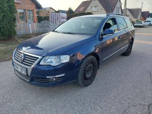 Blue Volkswagen Passat 2007 in Alytus, with an engine capacity of 1.90 L and mileage of 399 thousand km for 1050 €, photo 2 on AUTOMOTO.COM.LV