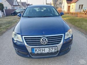 Blue Volkswagen Passat 2007 in Alytus, with an engine capacity of 1.90 L and mileage of 399 thousand km for 1050 €, photo 3 on AUTOMOTO.COM.LV