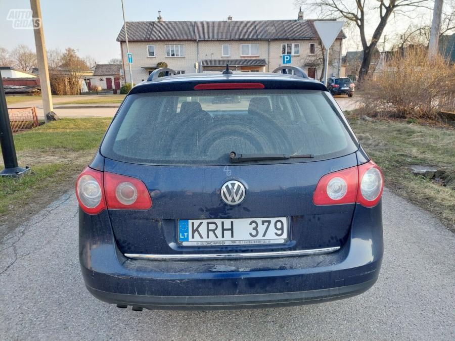 Blue Volkswagen Passat 2007 in Alytus, with an engine capacity of 1.90 L and mileage of 399 thousand km for 1050 €, photo 6 on AUTOMOTO.COM.LV