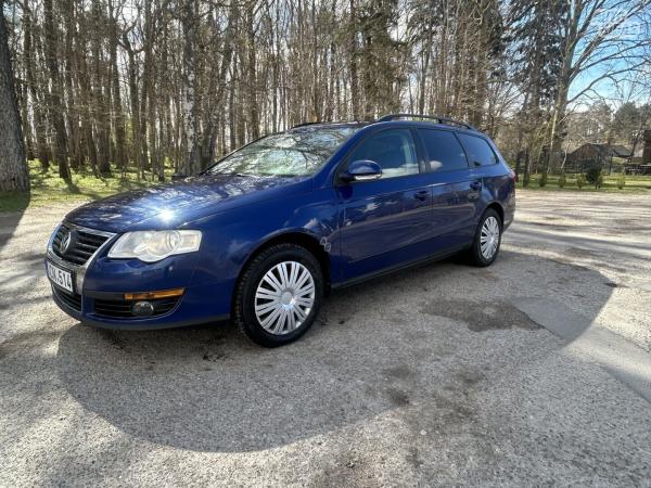 Blue Volkswagen Passat 2007 in Klaipeda, with an engine capacity of 2.00 L and mileage of 271 thousand km for 2400 €, photo 1 on AUTOMOTO.COM.LV
