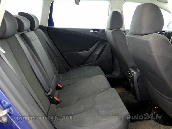 Blue Volkswagen Passat 2007 in Tallinn, with an engine capacity of 2.00 L and mileage of 288 thousand km for 599 €, photo 7 on AUTOMOTO.COM.LV
