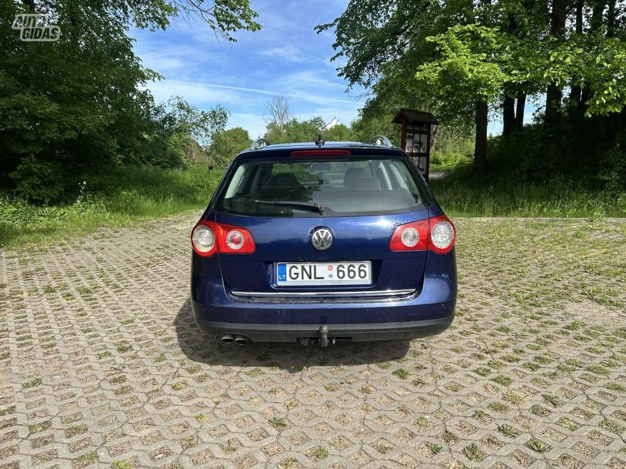 Blue Volkswagen Passat 2007 in Varena, with an engine capacity of 2.00 L and mileage of 390 thousand km for 1600 €, photo 5 on AUTOMOTO.COM.LV