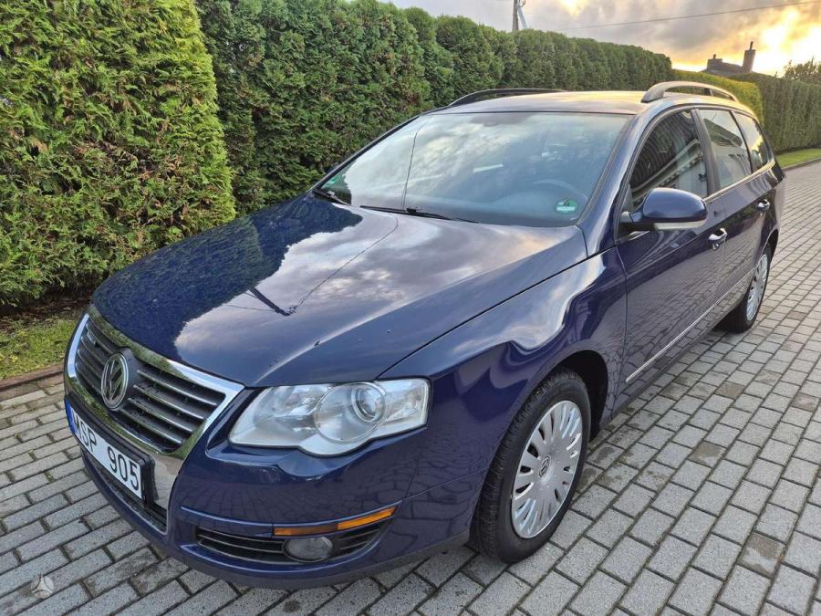 Zils Volkswagen Passat 2008 Mažeikiai, ar dzinēja tilpumu 1.90 L un nobraukumu 295 tūkst. km par 2450 €, foto 1 vietnē AUTOMOTO.COM.LV