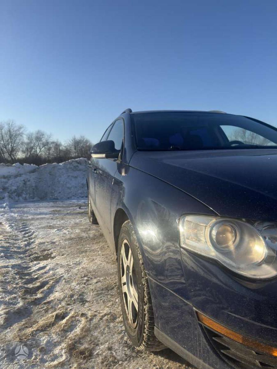 Blue Volkswagen Passat 2008 in Klaipeda, with an engine capacity of 1.97 L and mileage of 238 thousand km for 1999 €, photo 2 on AUTOMOTO.COM.LV
