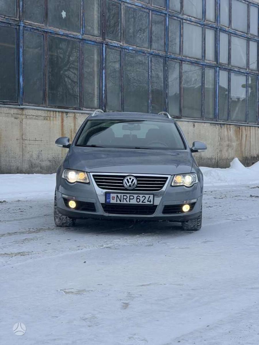 Blue Volkswagen Passat 2008 in Panevezys, with an engine capacity of 3.20 L and mileage of 265 thousand km for 2500 €, photo 2 on AUTOMOTO.COM.LV