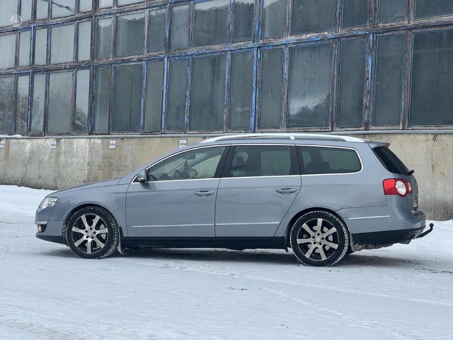Blue Volkswagen Passat 2008 in Panevezys, with an engine capacity of 3.20 L and mileage of 265 thousand km for 2500 €, photo 3 on AUTOMOTO.COM.LV