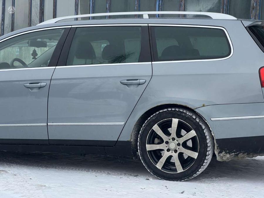 Blue Volkswagen Passat 2008 in Panevezys, with an engine capacity of 3.20 L and mileage of 265 thousand km for 2500 €, photo 10 on AUTOMOTO.COM.LV