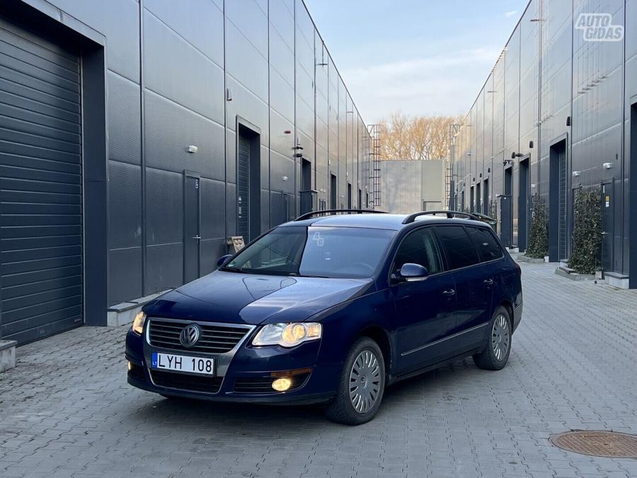 Blue Volkswagen Passat 2008 in Klaipeda, with an engine capacity of 1.90 L and mileage of 331 thousand km for 1450 €, photo 2 on AUTOMOTO.COM.LV