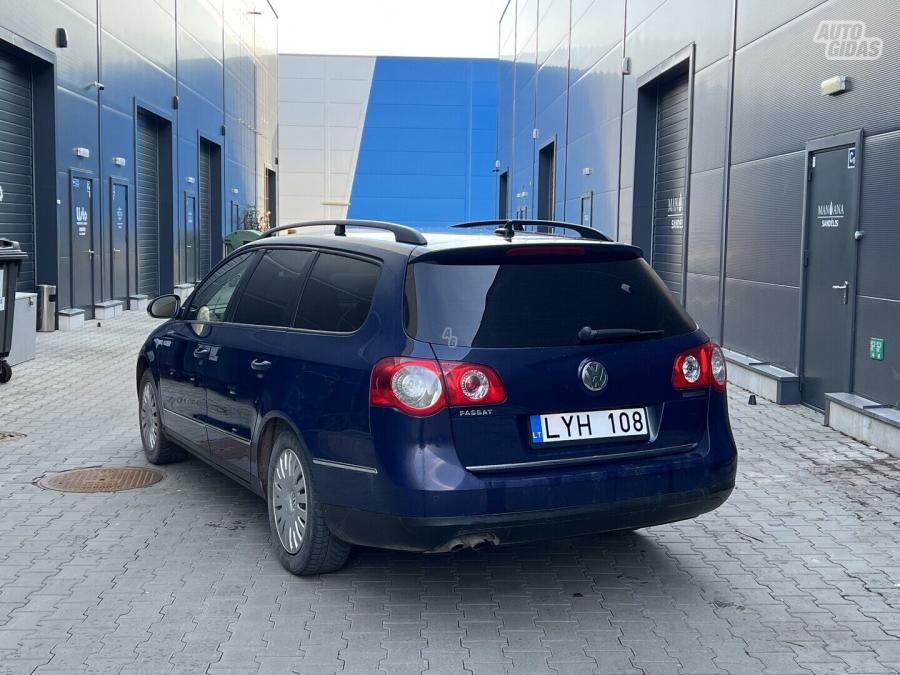 Blue Volkswagen Passat 2008 in Klaipeda, with an engine capacity of 1.90 L and mileage of 331 thousand km for 1450 €, photo 7 on AUTOMOTO.COM.LV