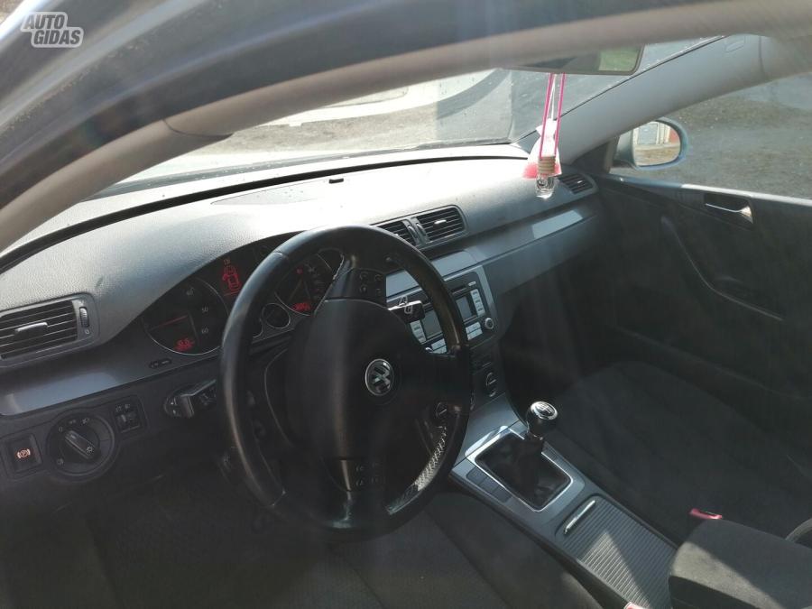 Zils Volkswagen Passat 2008 Utena, ar dzinēja tilpumu 1.90 L un nobraukumu 332 tūkst. km par 1450 €, foto 11 vietnē AUTOMOTO.COM.LV