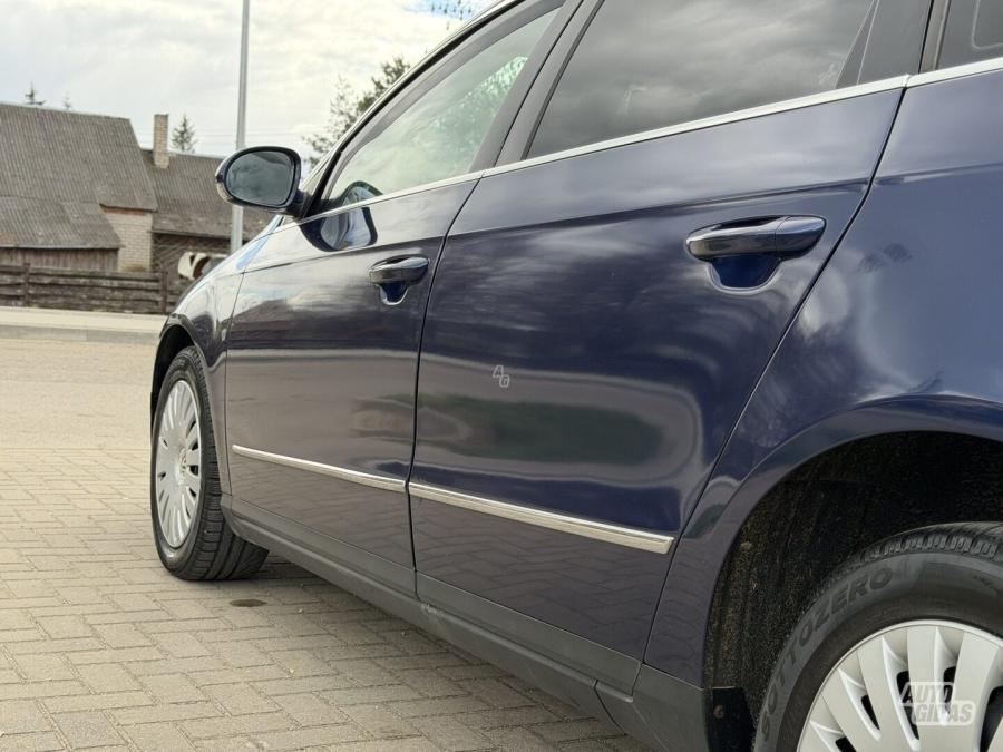 Blue Volkswagen Passat 2008 in Kaisiadorys, with an engine capacity of 2.00 L and mileage of 410 thousand km for 1950 €, photo 9 on AUTOMOTO.COM.LV
