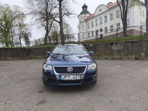 Blue Volkswagen Passat 2008 in Telschi, with an engine capacity of 1.90 L and mileage of 328 thousand km for 1450 €, photo 4 on AUTOMOTO.COM.LV