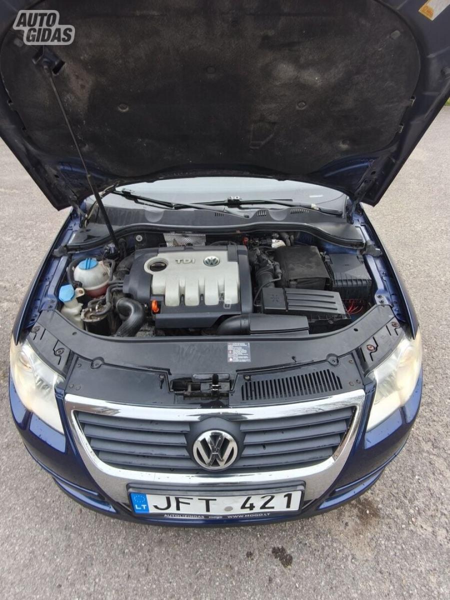 Blue Volkswagen Passat 2008 in Telschi, with an engine capacity of 1.90 L and mileage of 328 thousand km for 1450 €, photo 15 on AUTOMOTO.COM.LV