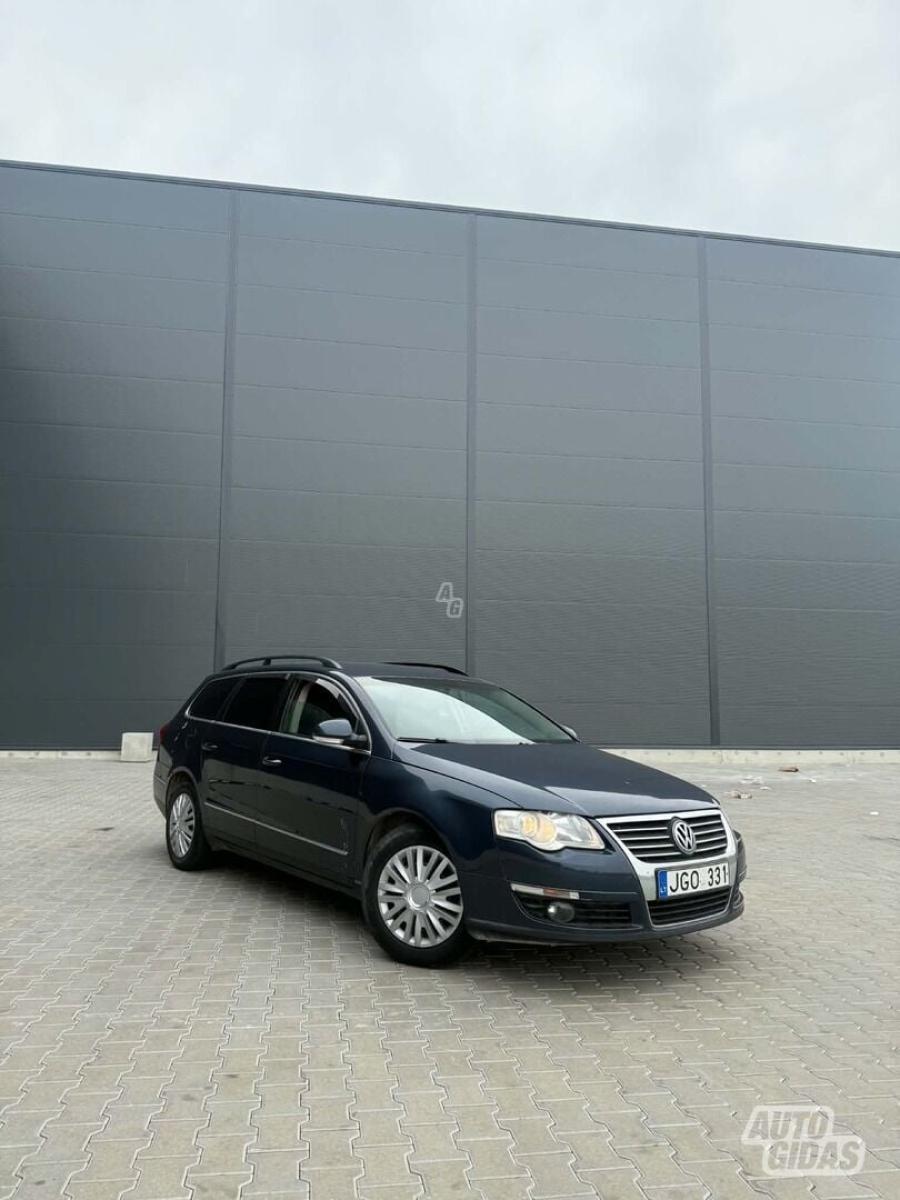 Blue Volkswagen Passat 2008 in Siauliai, with an engine capacity of 2.00 L and mileage of 350 thousand km for 1399 €, photo 1 on AUTOMOTO.COM.LV