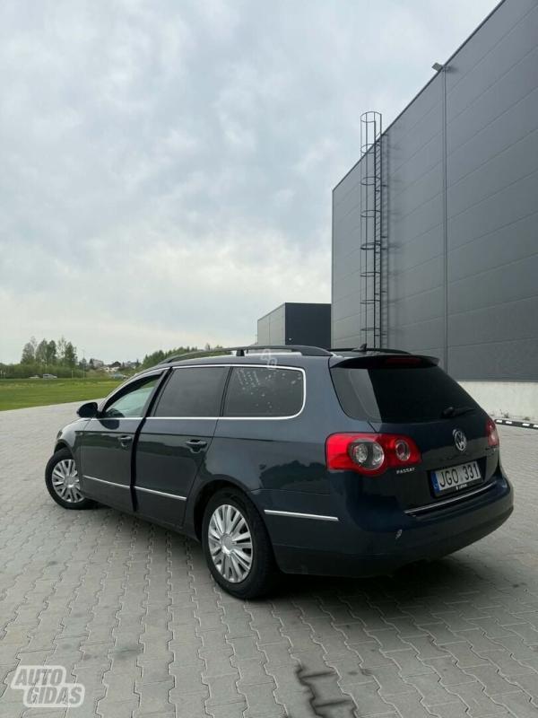 Blue Volkswagen Passat 2008 in Siauliai, with an engine capacity of 2.00 L and mileage of 350 thousand km for 1399 €, photo 3 on AUTOMOTO.COM.LV