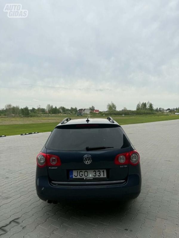 Blue Volkswagen Passat 2008 in Siauliai, with an engine capacity of 2.00 L and mileage of 350 thousand km for 1399 €, photo 5 on AUTOMOTO.COM.LV