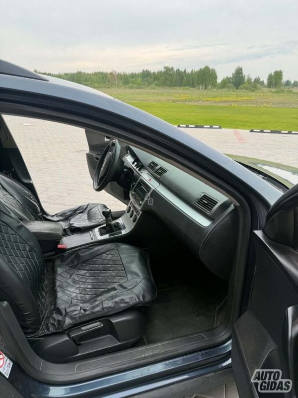Blue Volkswagen Passat 2008 in Siauliai, with an engine capacity of 2.00 L and mileage of 350 thousand km for 1399 €, photo 6 on AUTOMOTO.COM.LV